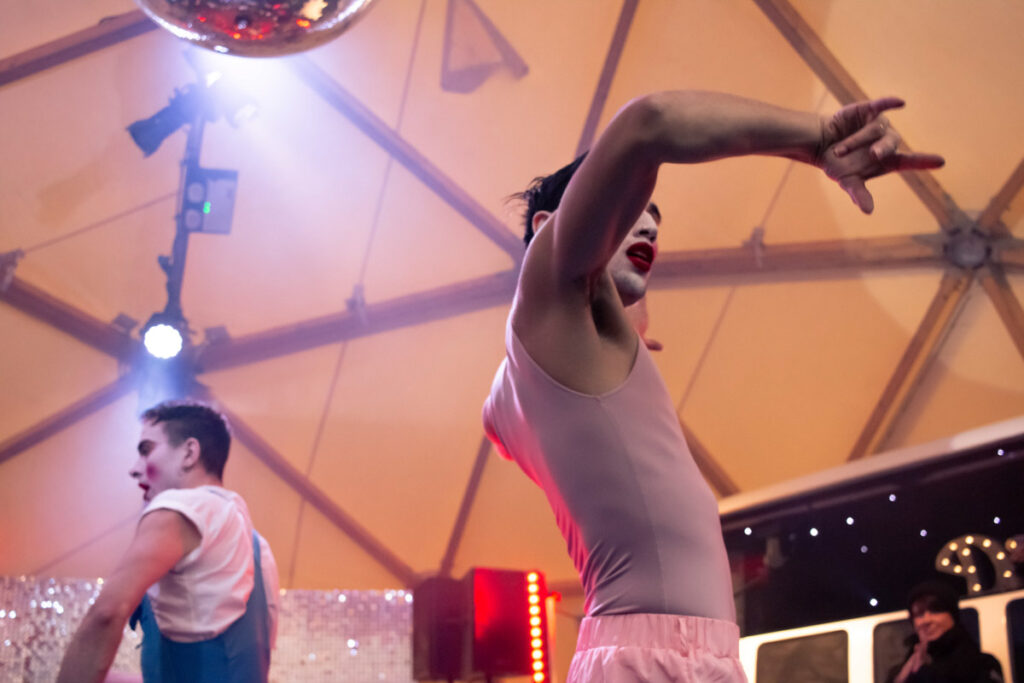 Photo Posing Tips from a VOGUE Dancer