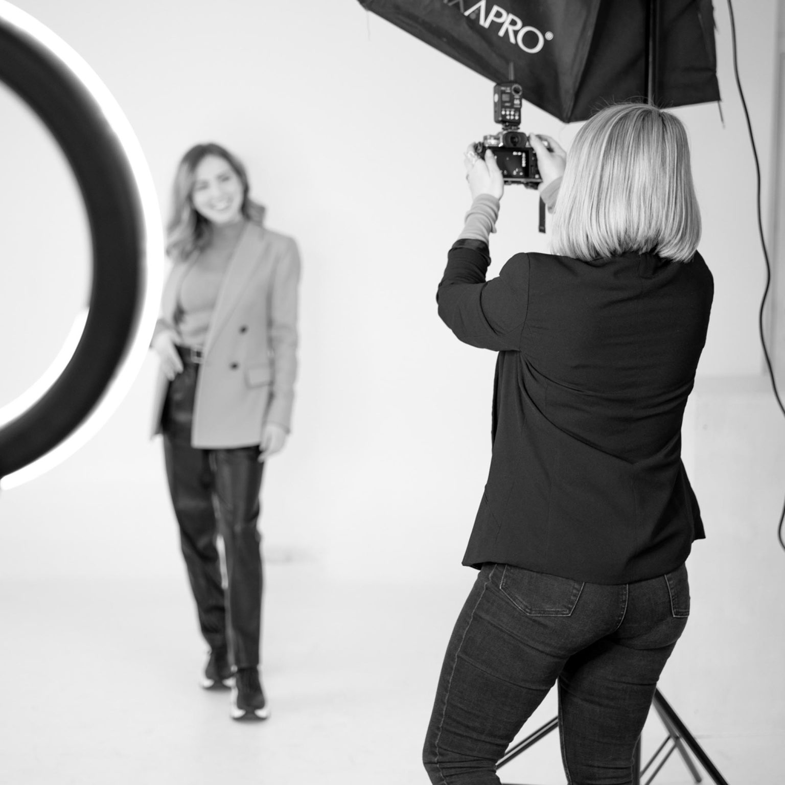 Here's how to pose for pictures without remembering poses